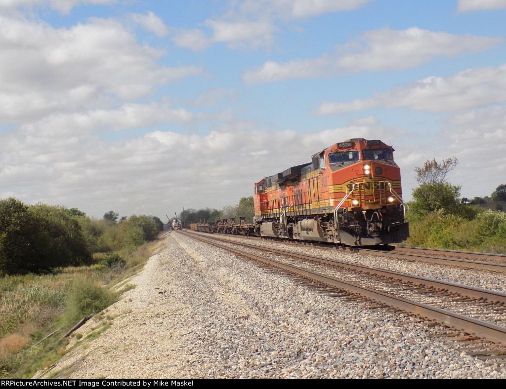 BNSF 4528
